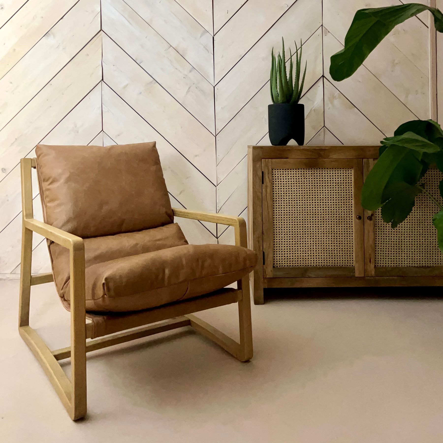 Bodhi Slouchy Lounge Chair - Leather – Mrs Robinson