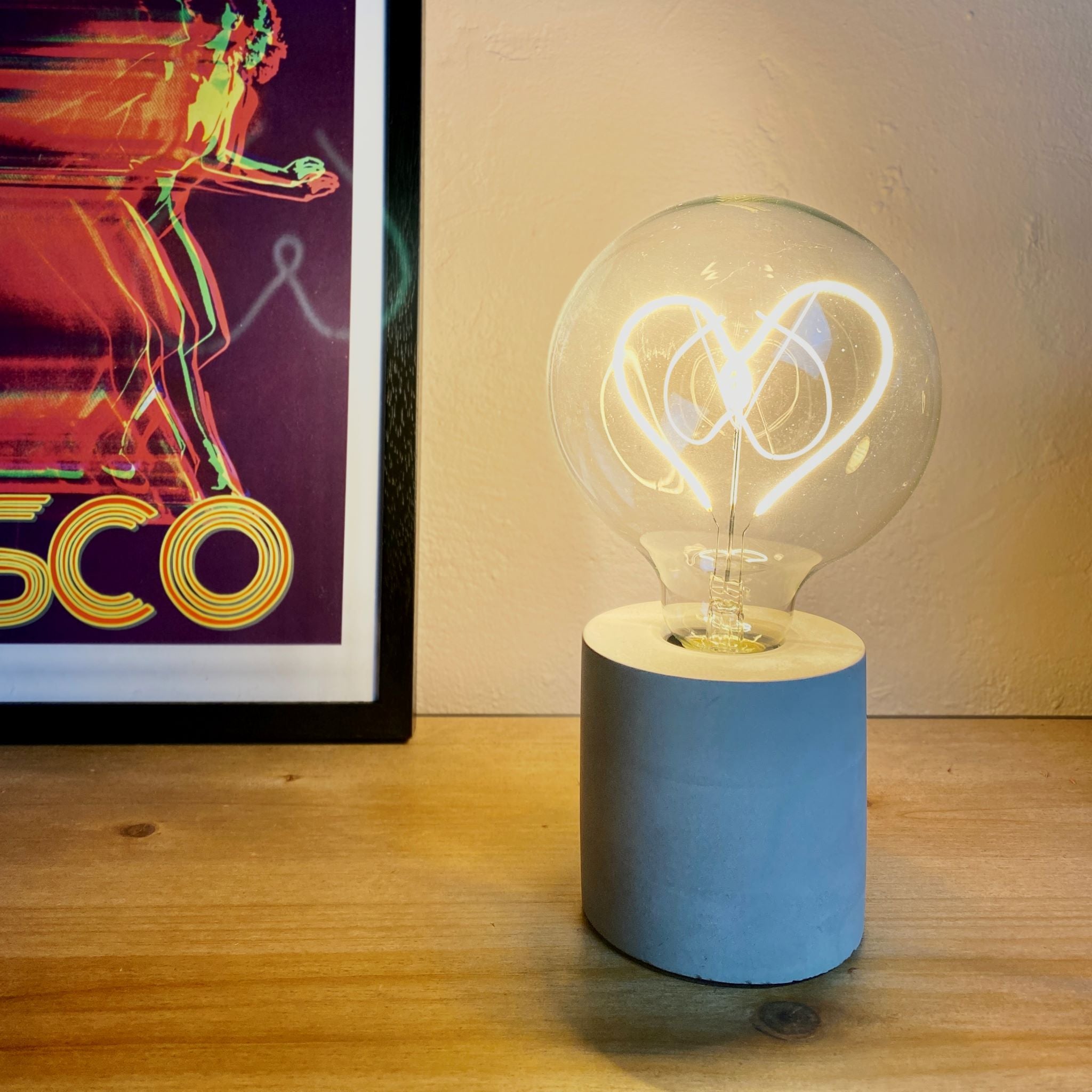 Heart LED Light Bulb Up White – Mrs Robinson